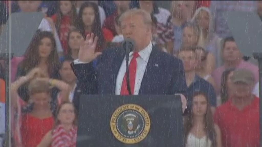 Donald Trump delivers his 'Salute to America' to soggy crowd - ABC News