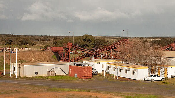 South Australian graphite mine reopens near Port Lincoln, SA - ABC News