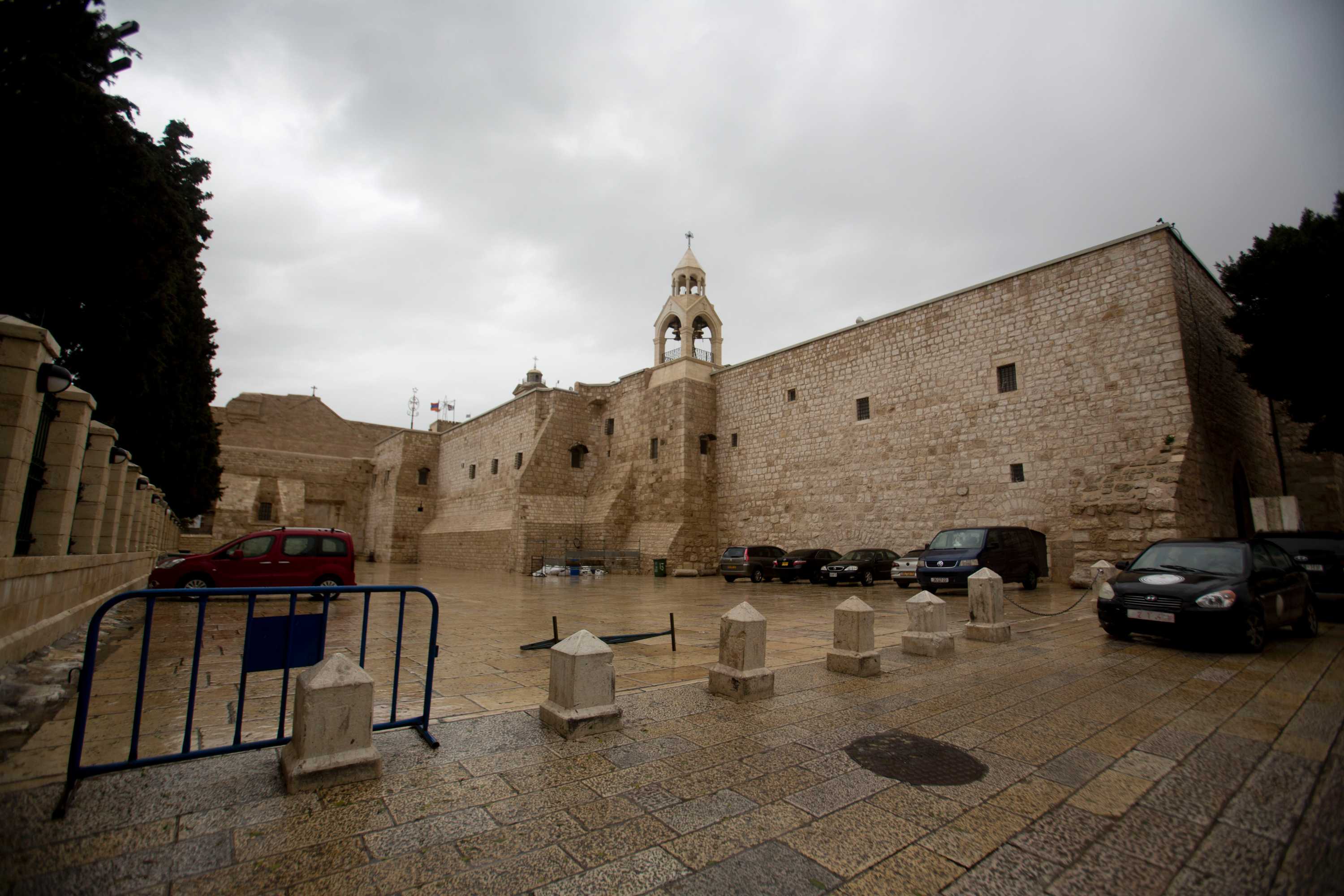 Cities fall silent around the world as tourist attractions close and ...