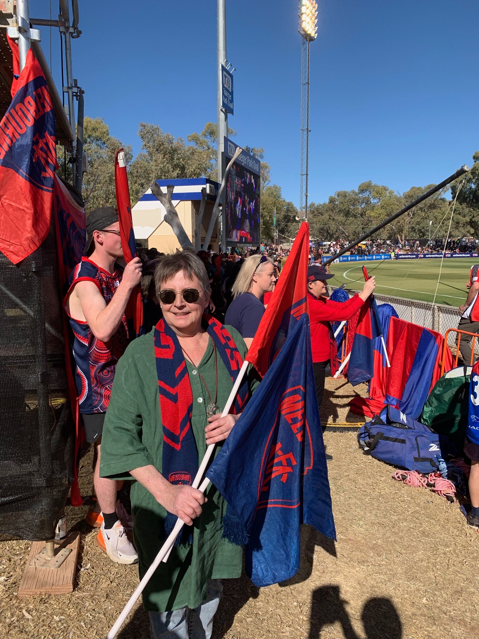 Blind artist Lynne Wastell leaves Alice Springs due to crime - ABC News