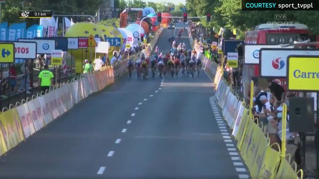 Fabio Jakobsen crashes into barrier at 80kph at Tour of Poland - ABC News