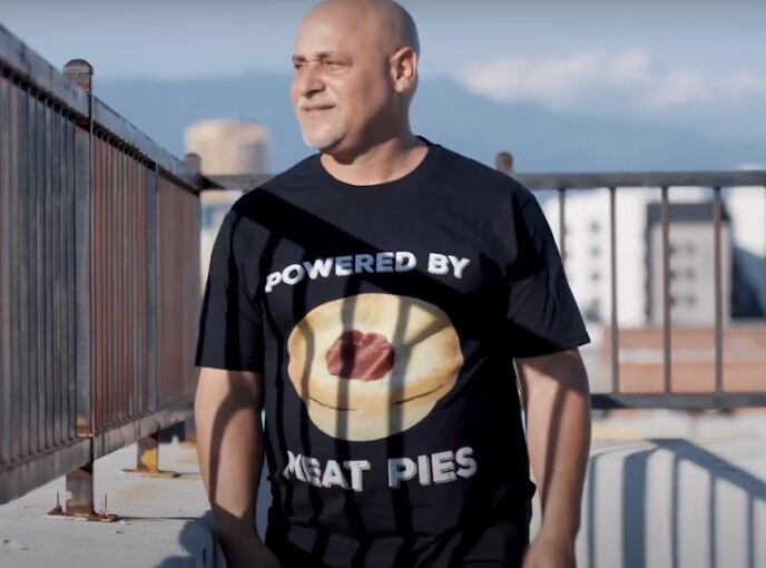 Aussie pie maker in the middle of LA protests shares his experience on ...
