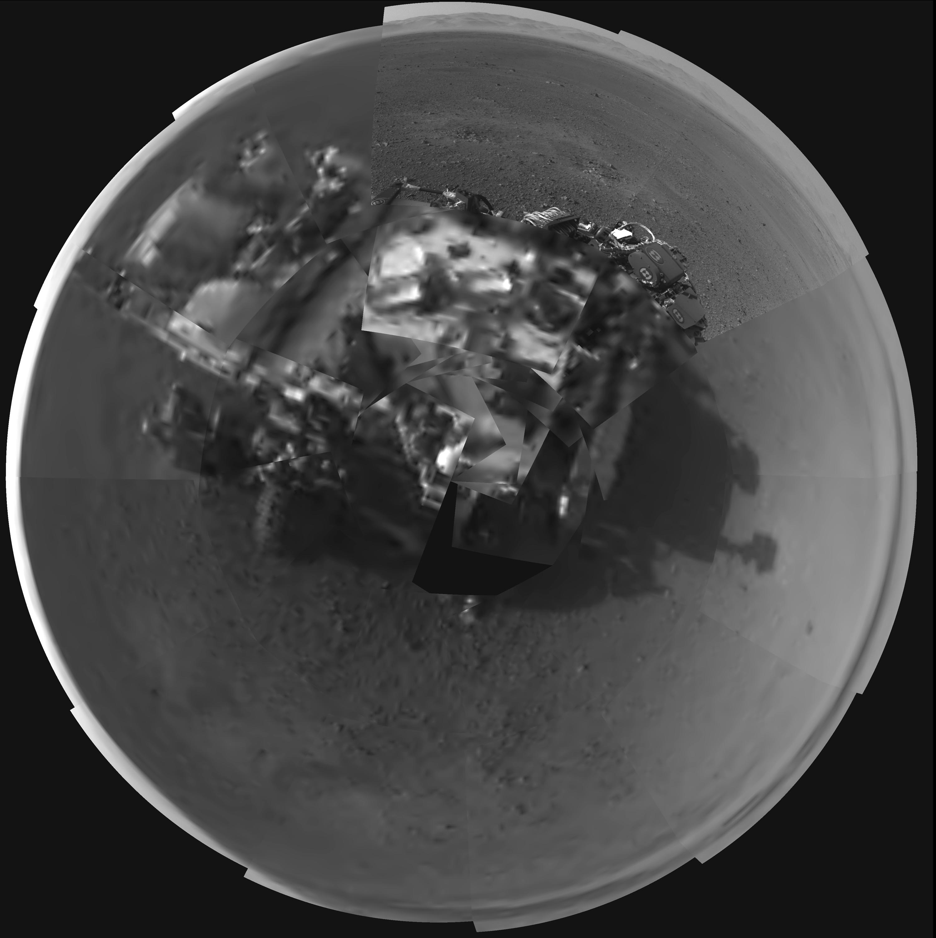 Curiosity captures colour panorama of Mars - ABC News