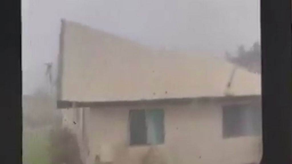 Cyclone Debbie leaves trail of damage in Proserpine - ABC News