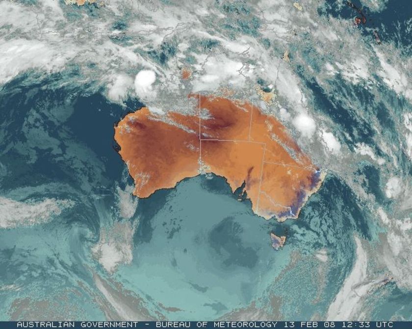 Cyclone Nicholas closes in on Kimberley, Pilbara - ABC News