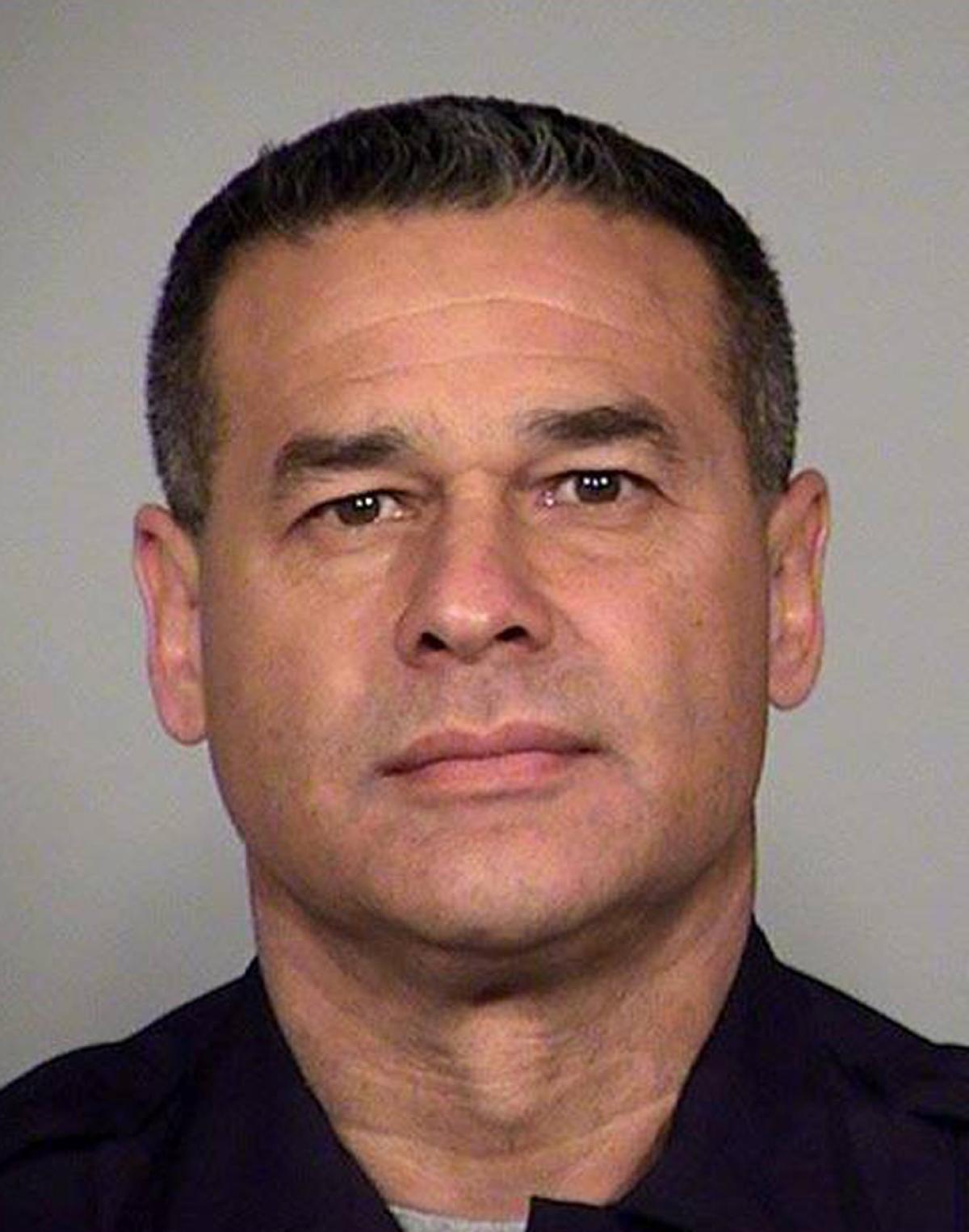 Texas shooting: San Antonio police officer shot dead in apparent random ...