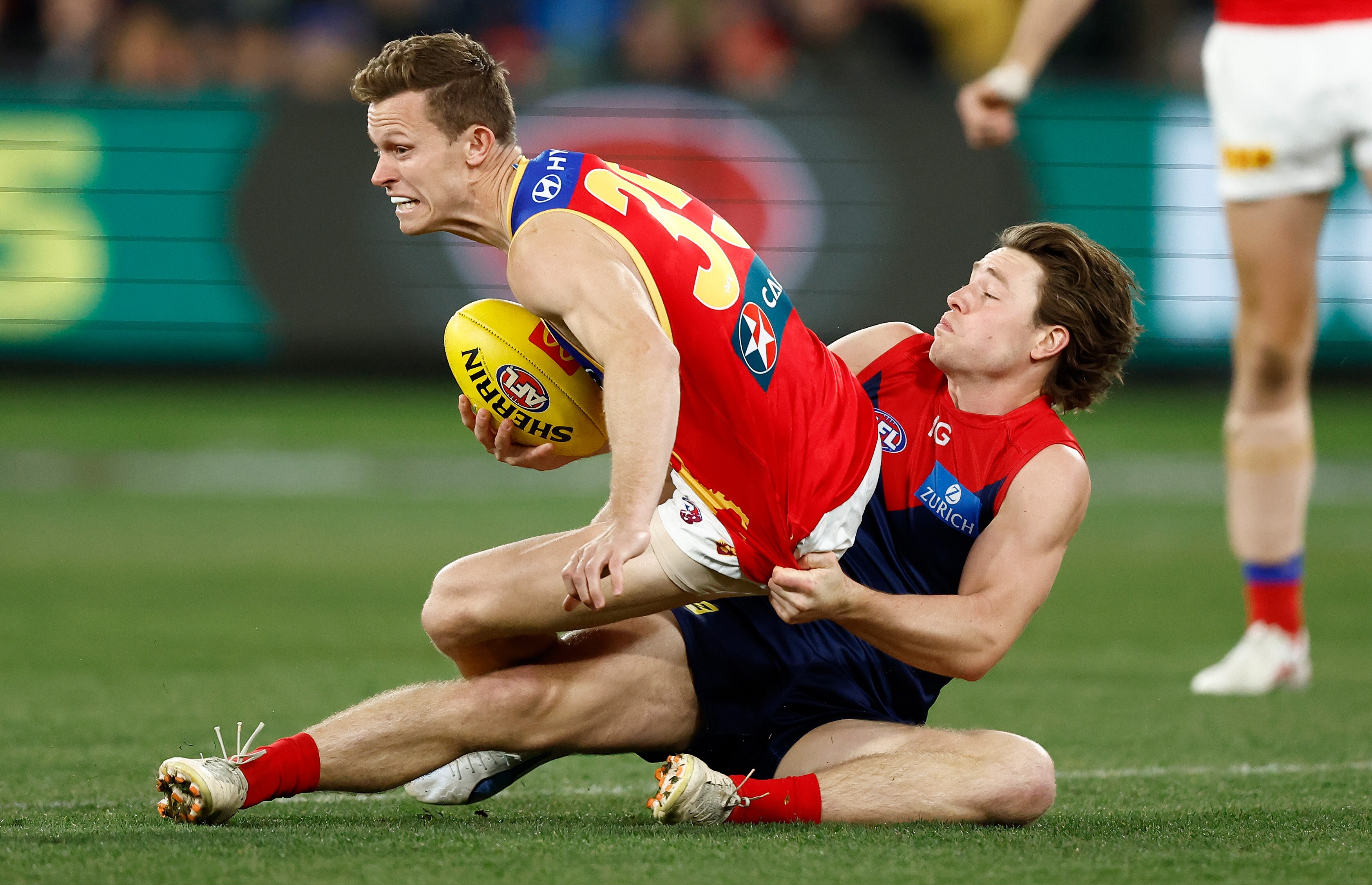 Melbourne snatch one point win from Brisbane as Jake Melksham completes ...