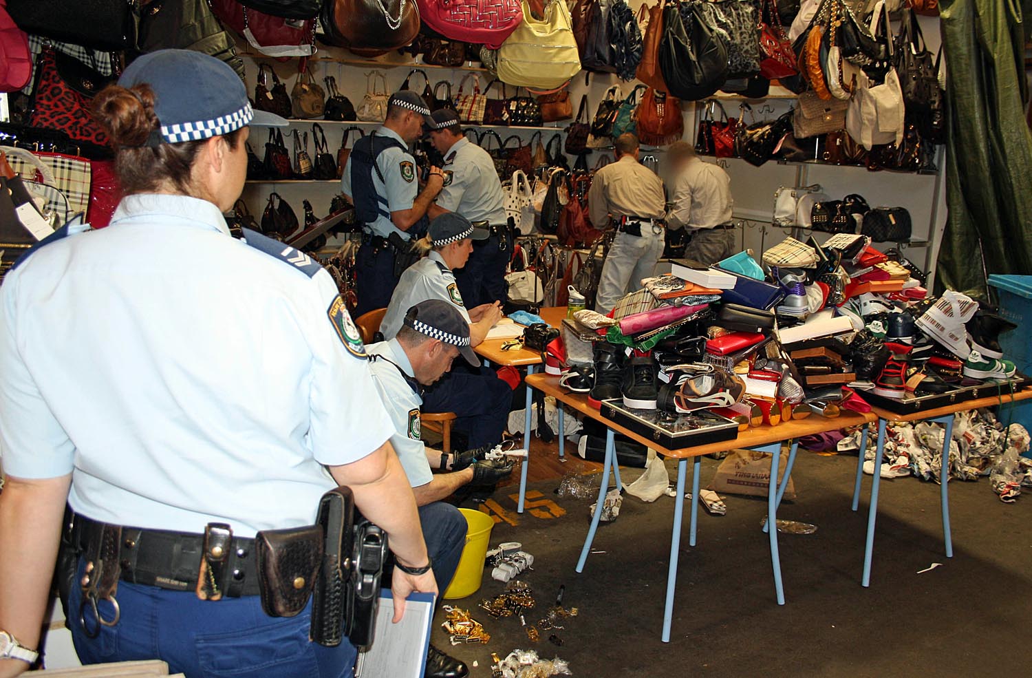 Police seize over $1m in fake designer handbags - ABC News