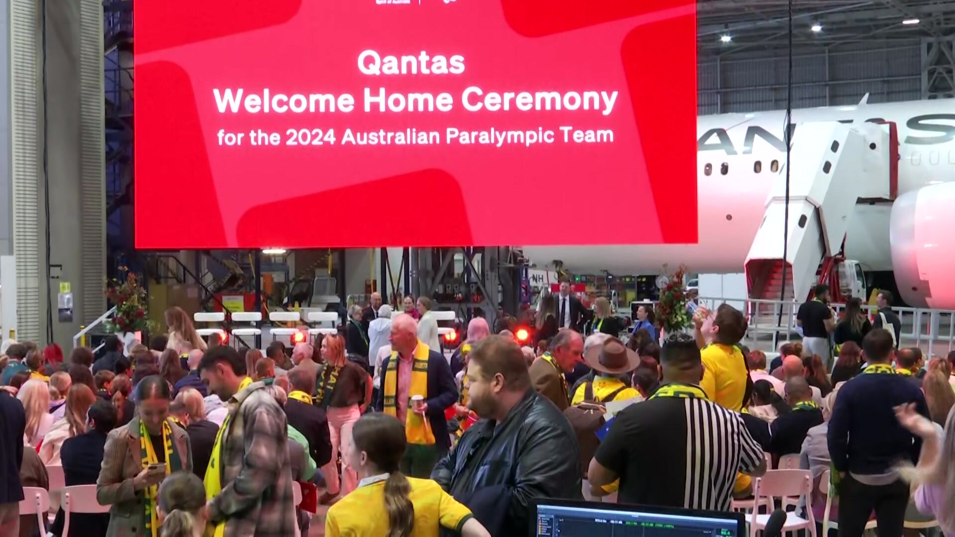 Australian Paralympic team arrives in Sydney after winning 63 medals at ...