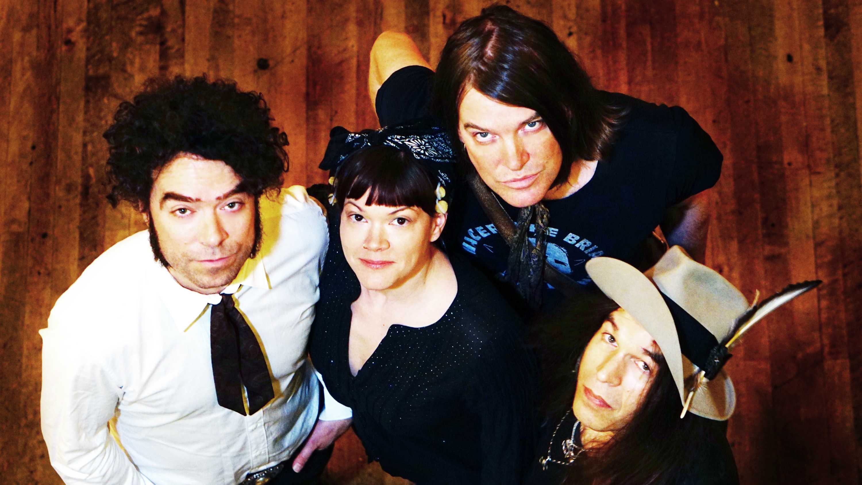 The Dandy Warhols’ Zia McCabe talks rock’n’roll real estate - ABC listen