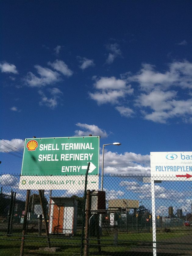 Clyde flags closure to Sydney oil refinery and loss of 100's of jobs ...