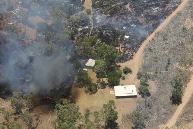 Relief for firefighters as Red Centre winds ease - ABC News