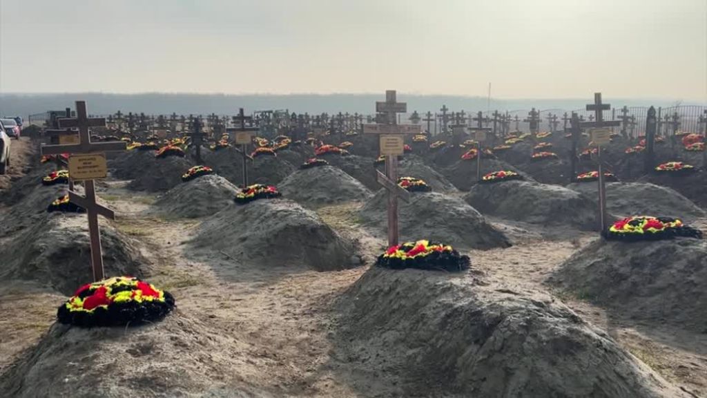 A Russian graveyard reveals Wagner's prisoner army - ABC News