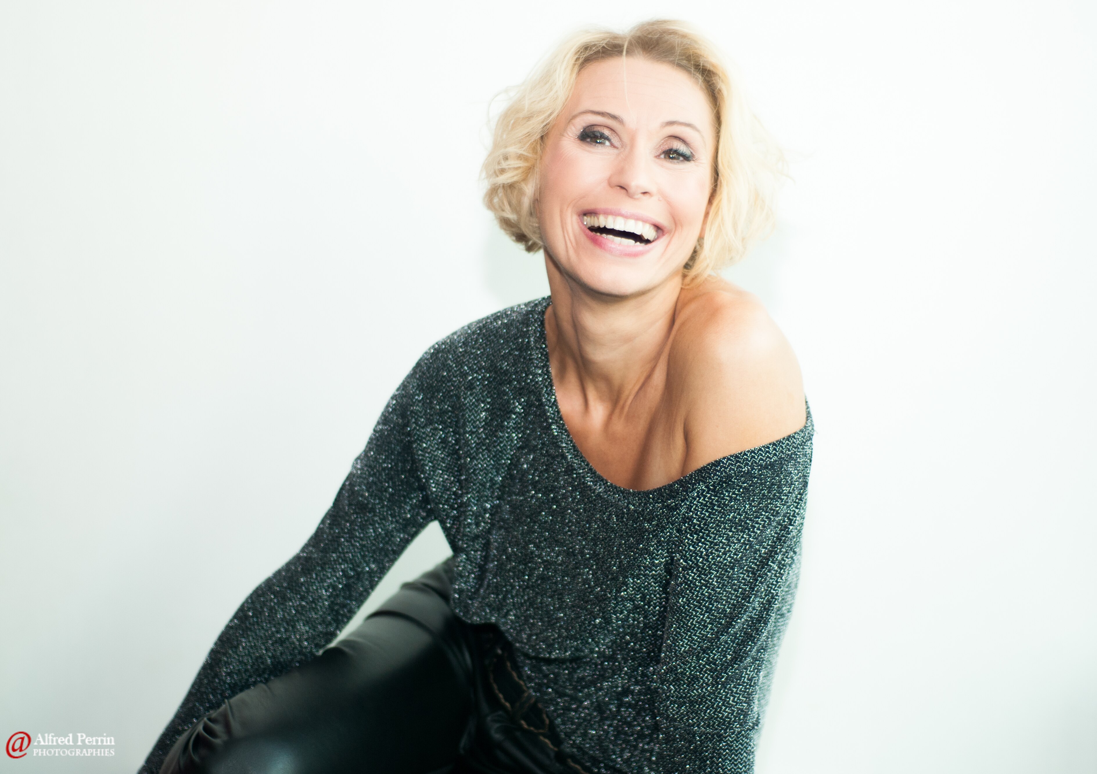 French singer Nathalie Lermitte - ABC listen