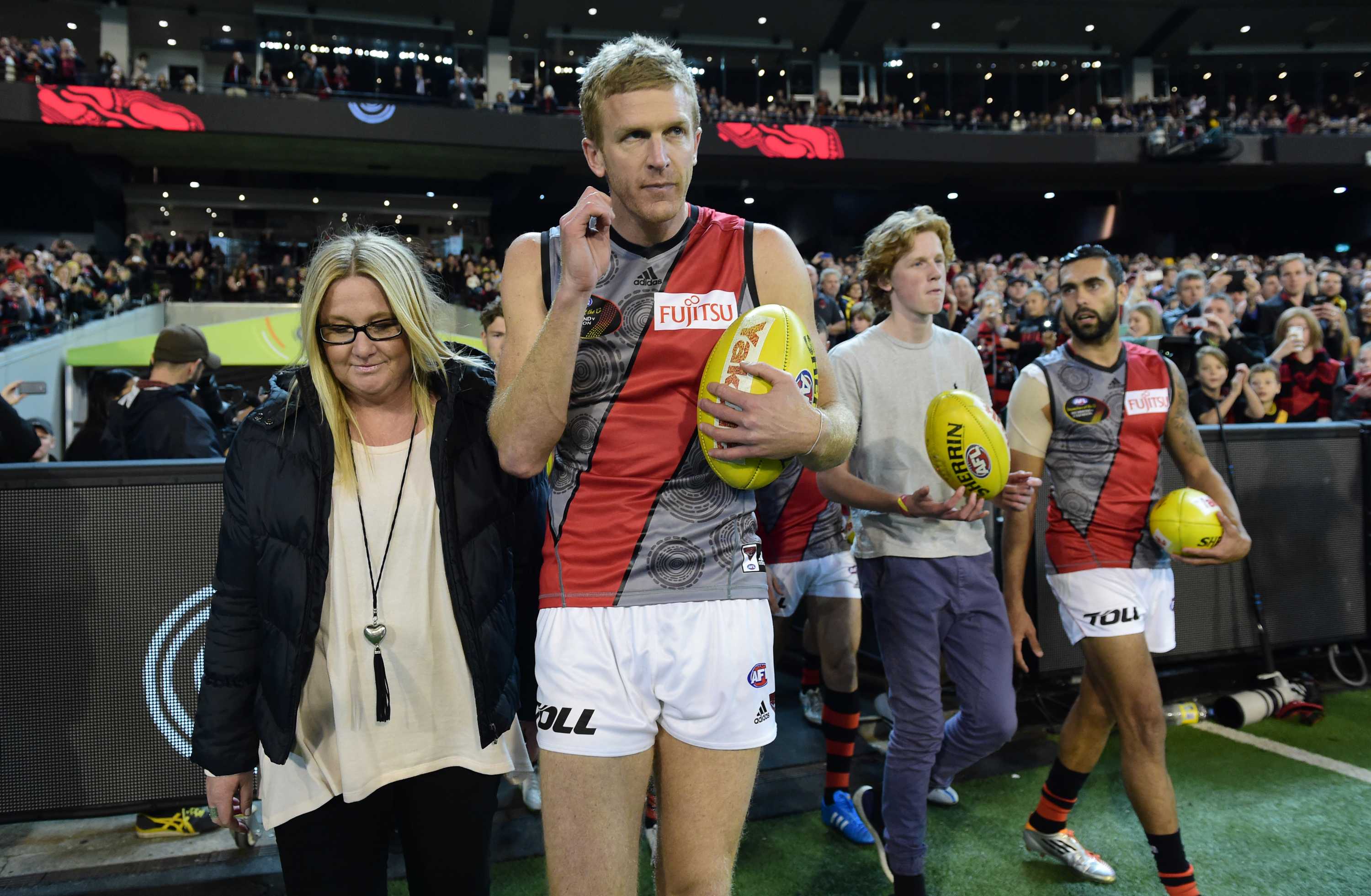 Dustin Fletcher's 400th AFL match ends with Richmond Tigers beating ...