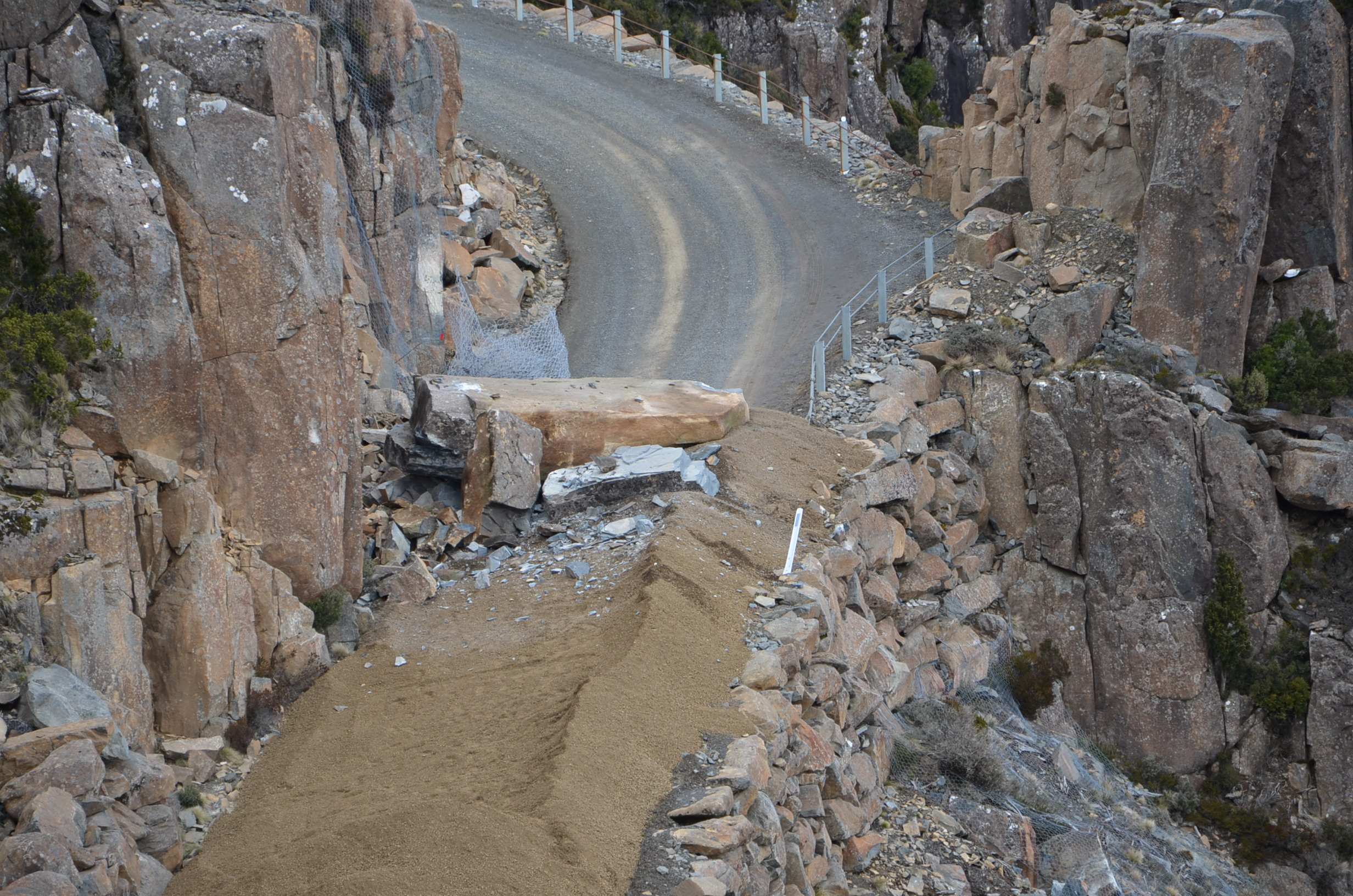 Roadblock threat removed - ABC News