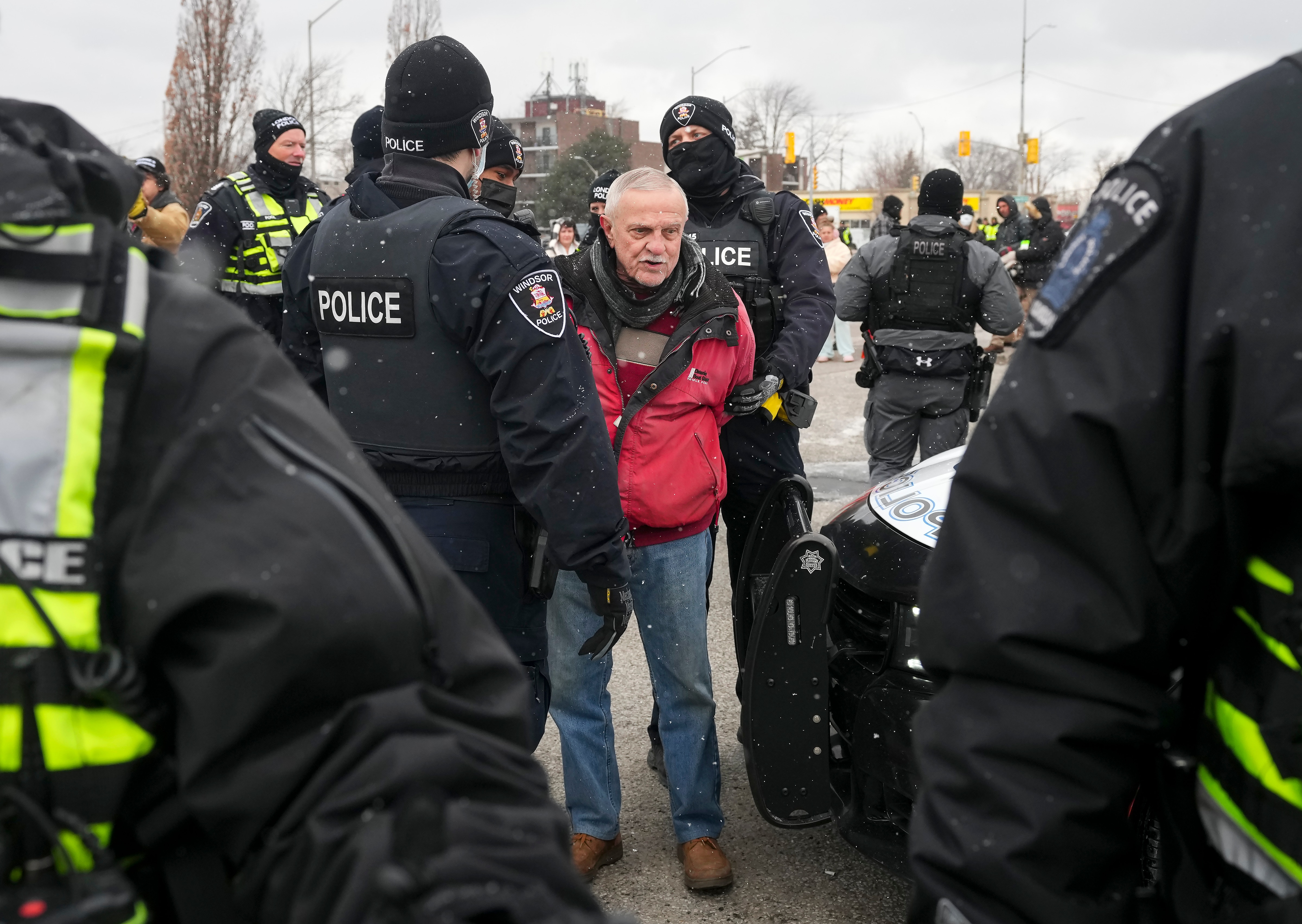 Police clear remaining protesters from Ambassador Bridge on US-Canada ...