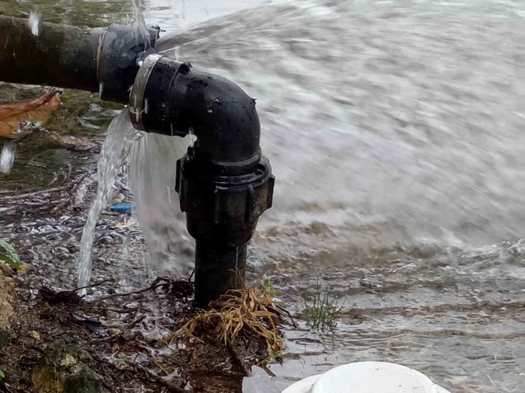Manus Island: Immigration officials destroying water supplies as ...