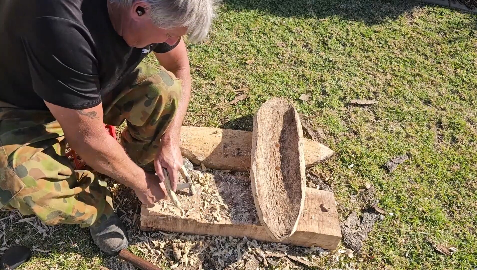 Woodwork helps Indigenous war veteran process 'traumatic' Rwanda ...