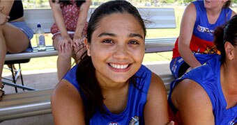 Women's AFL competition hits record numbers in Darwin - ABC News