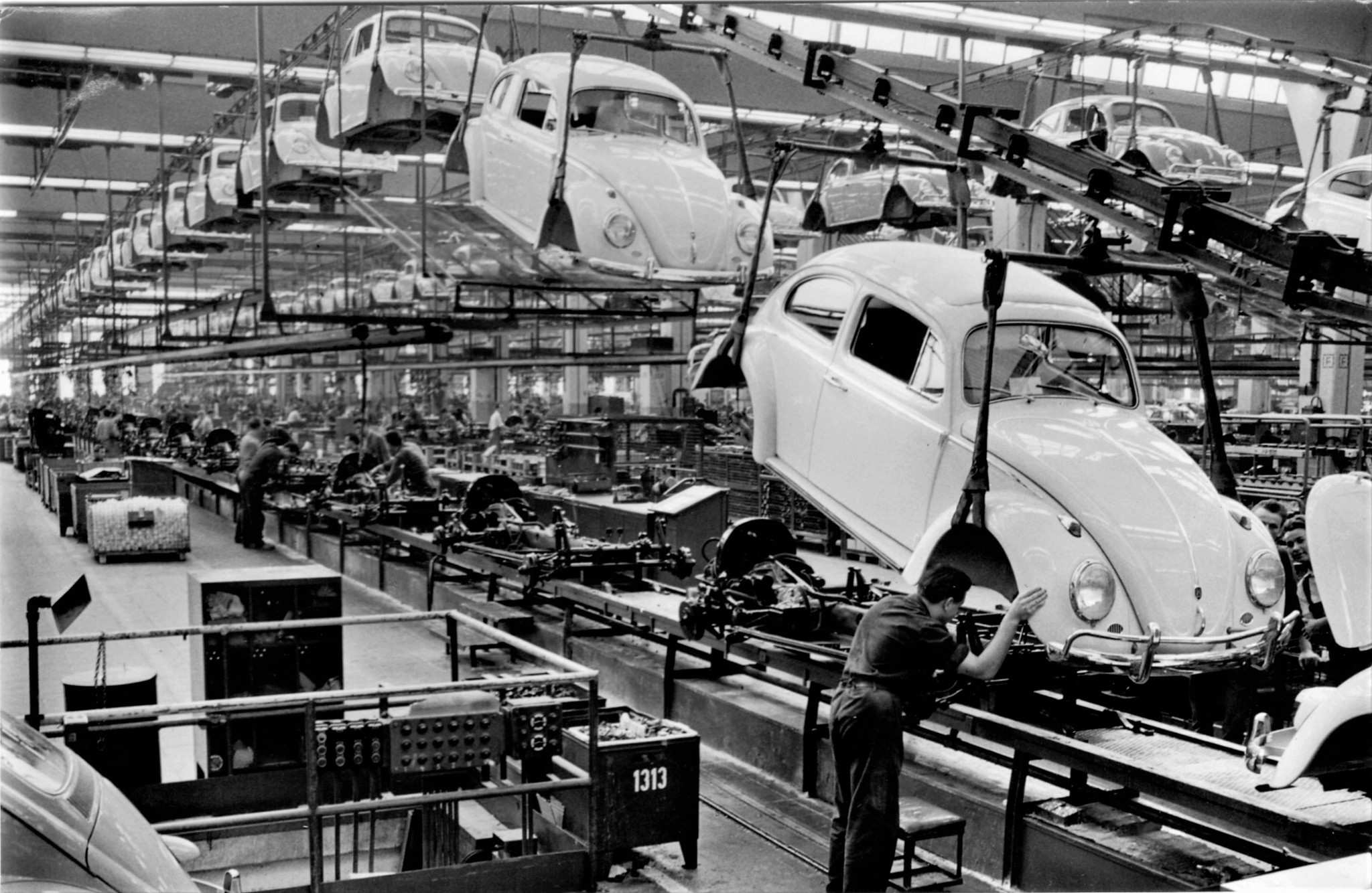 Volkswagen's last Beetle is rolling off the factory floor this week ...