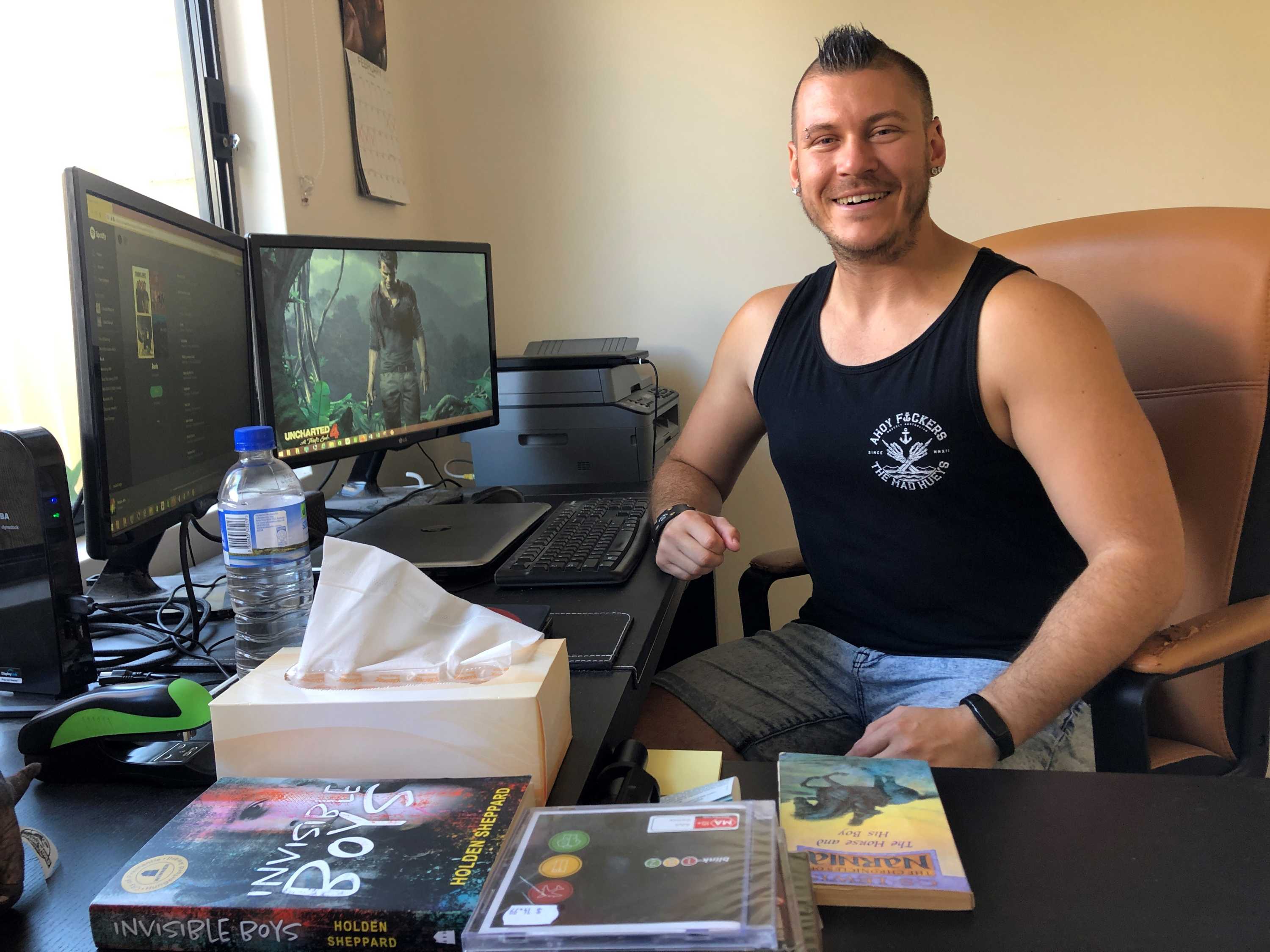 Binge writing in Holden Sheppard's office - ABC listen