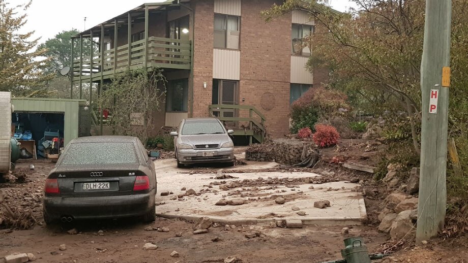 Homes flooded in Cooma during NSW fire emergency after water tank ...