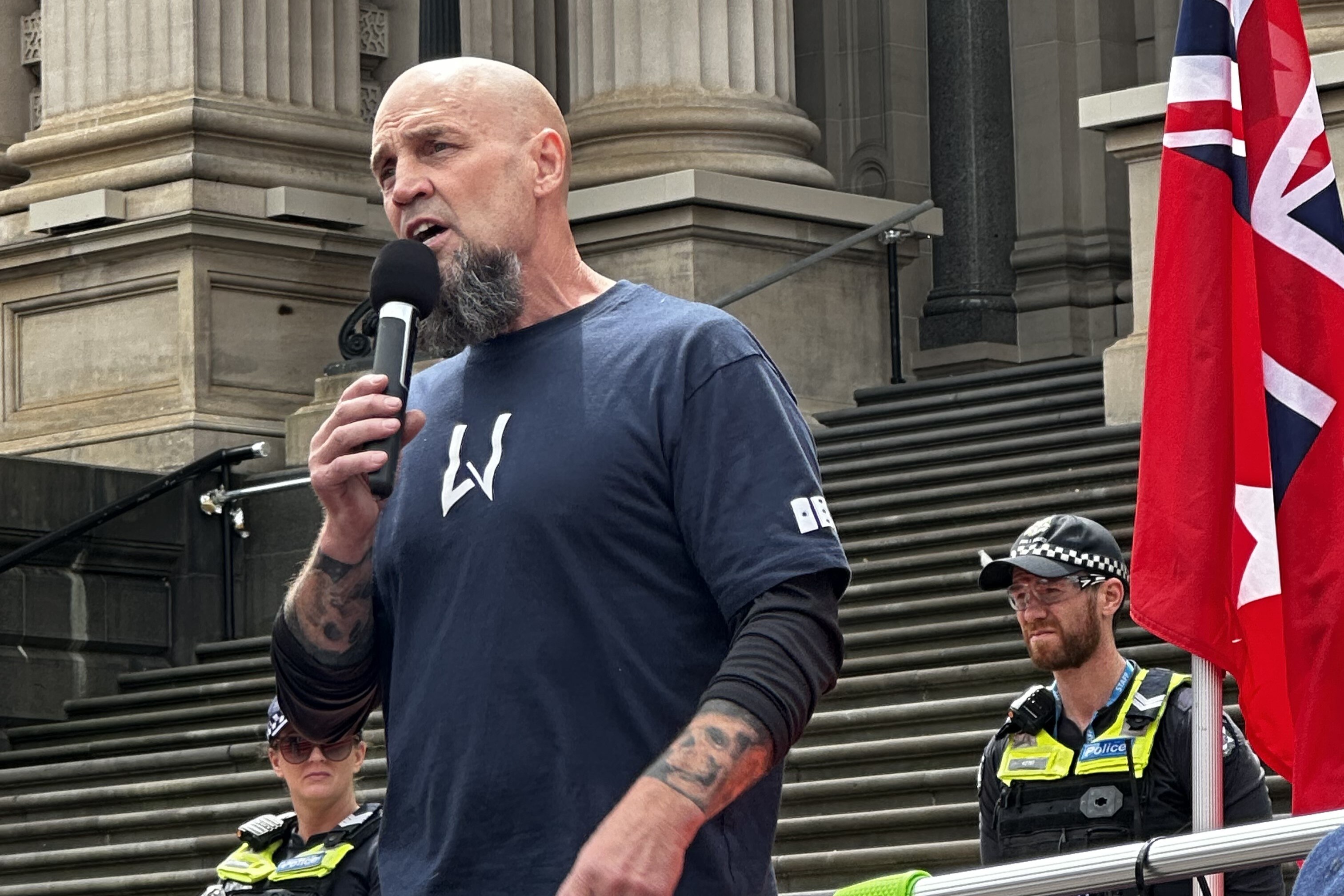 Tensions erupt on Melbourne streets as opposing immigration rallies ...
