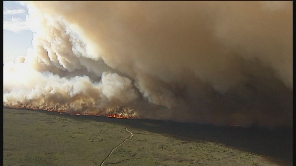 Fears strong winds will fan south-west fire - ABC News