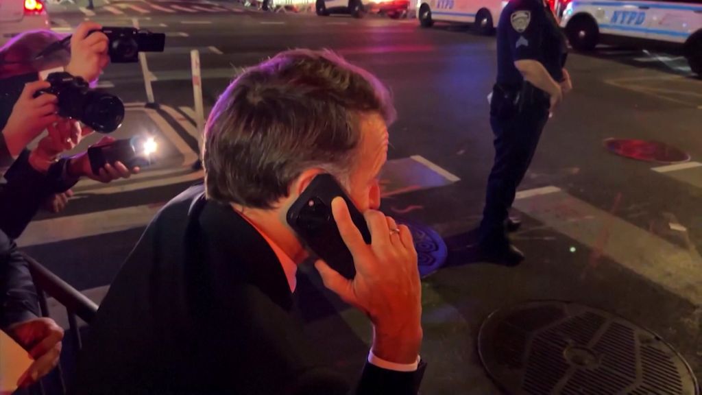Macron phones Trump to get around NY motorcade - ABC News