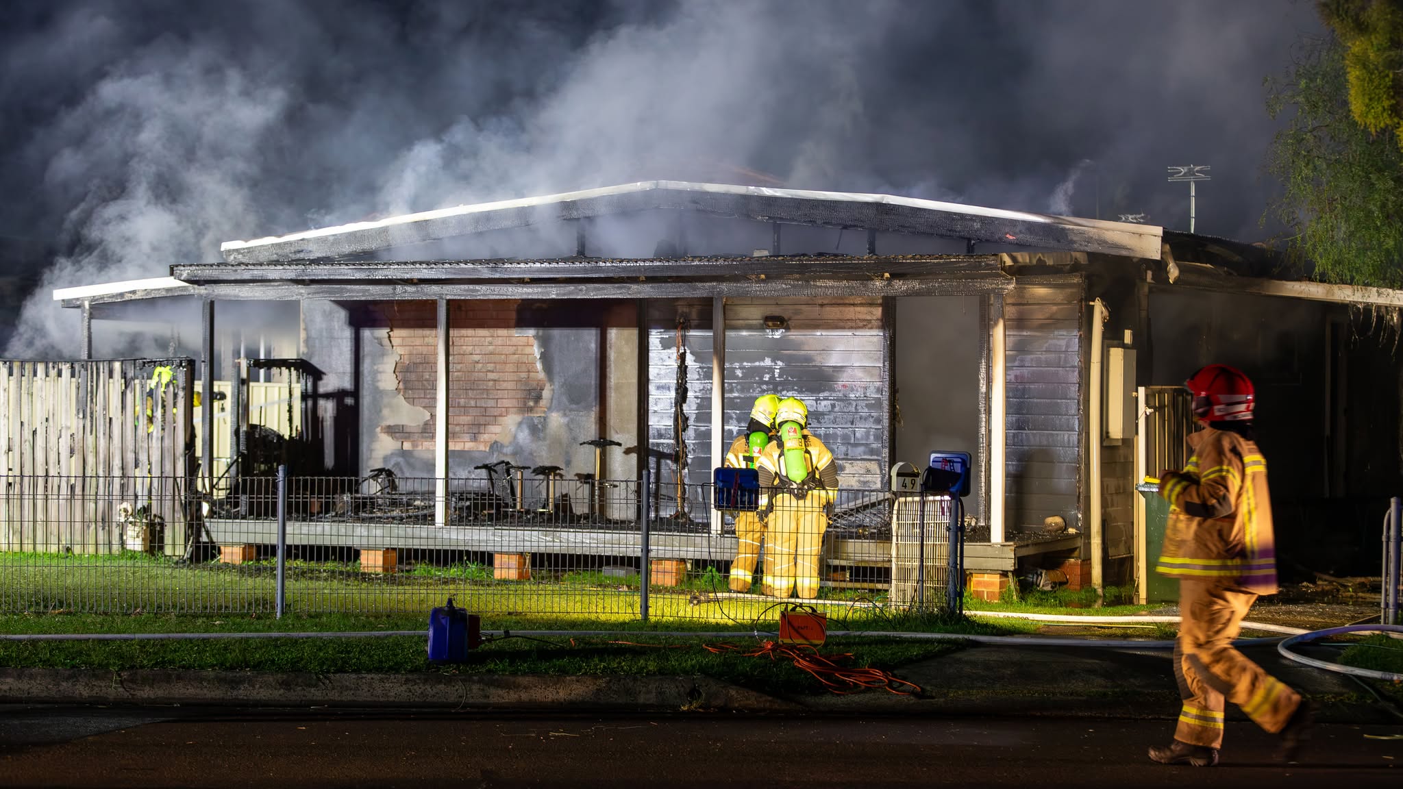 Fire sparked on porch engulfs and destroys Warilla home - ABC News
