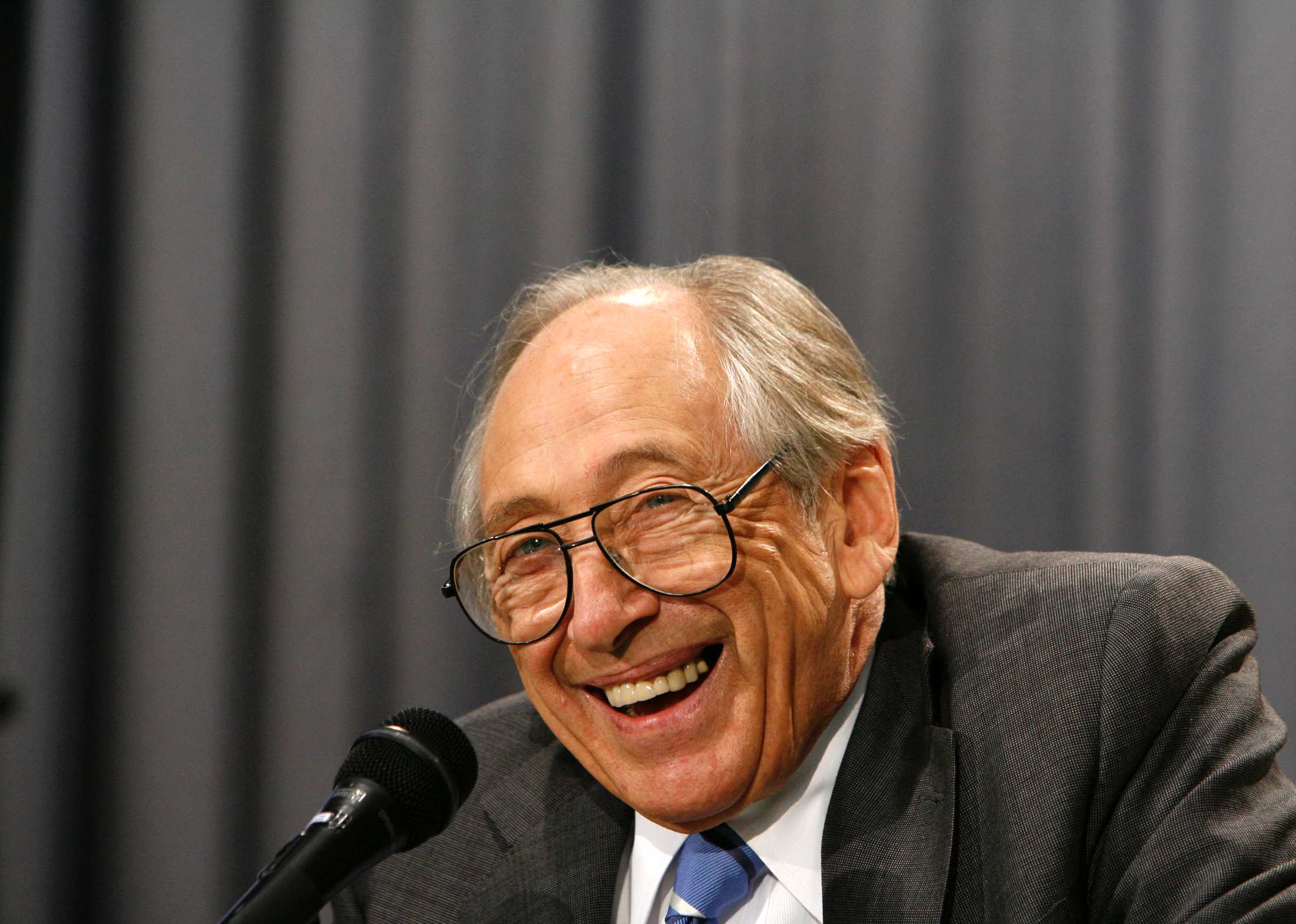 Alvin Toffler: Future Shock author dies aged 87 - ABC News