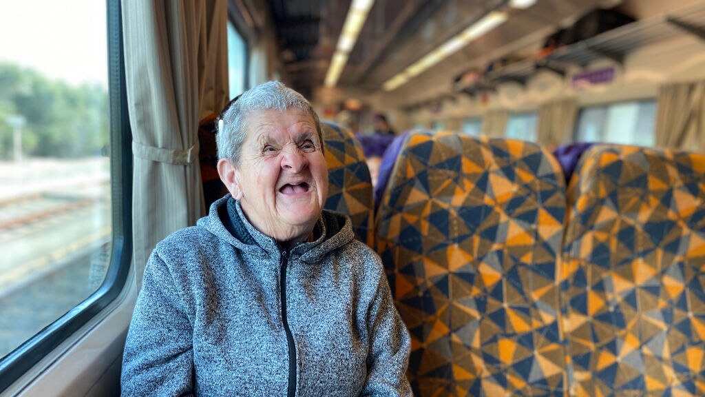 Daphne Robinson's big V/Line journey - ABC News