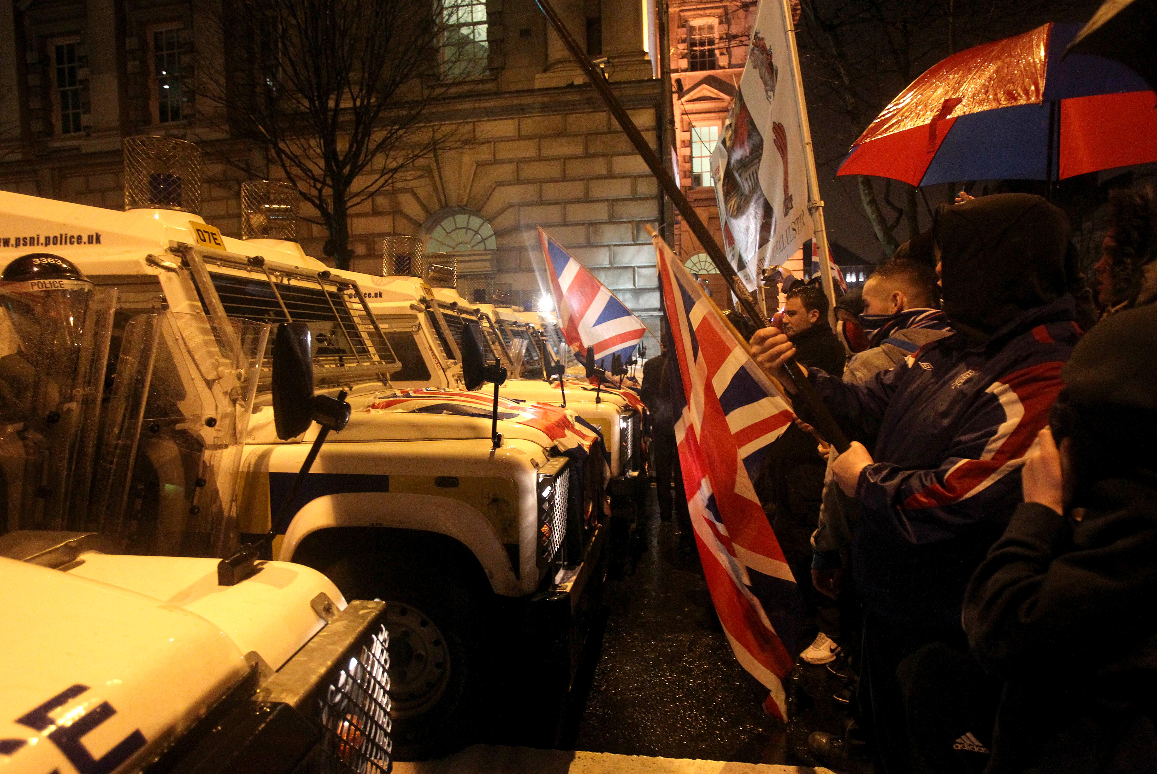 Belfast 'held to ransom' by loyalist rioters - ABC News