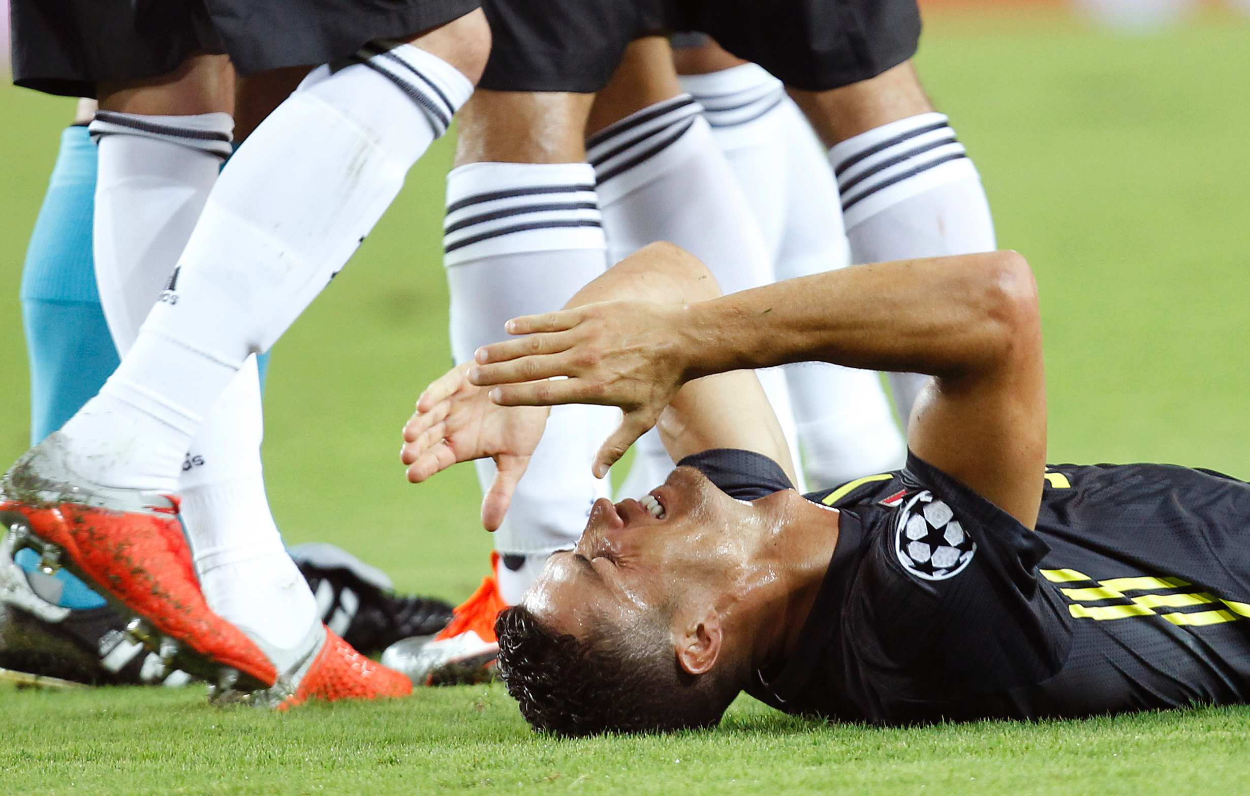 Ronaldo sent off on Juventus Champions League debut, Manchester City ...