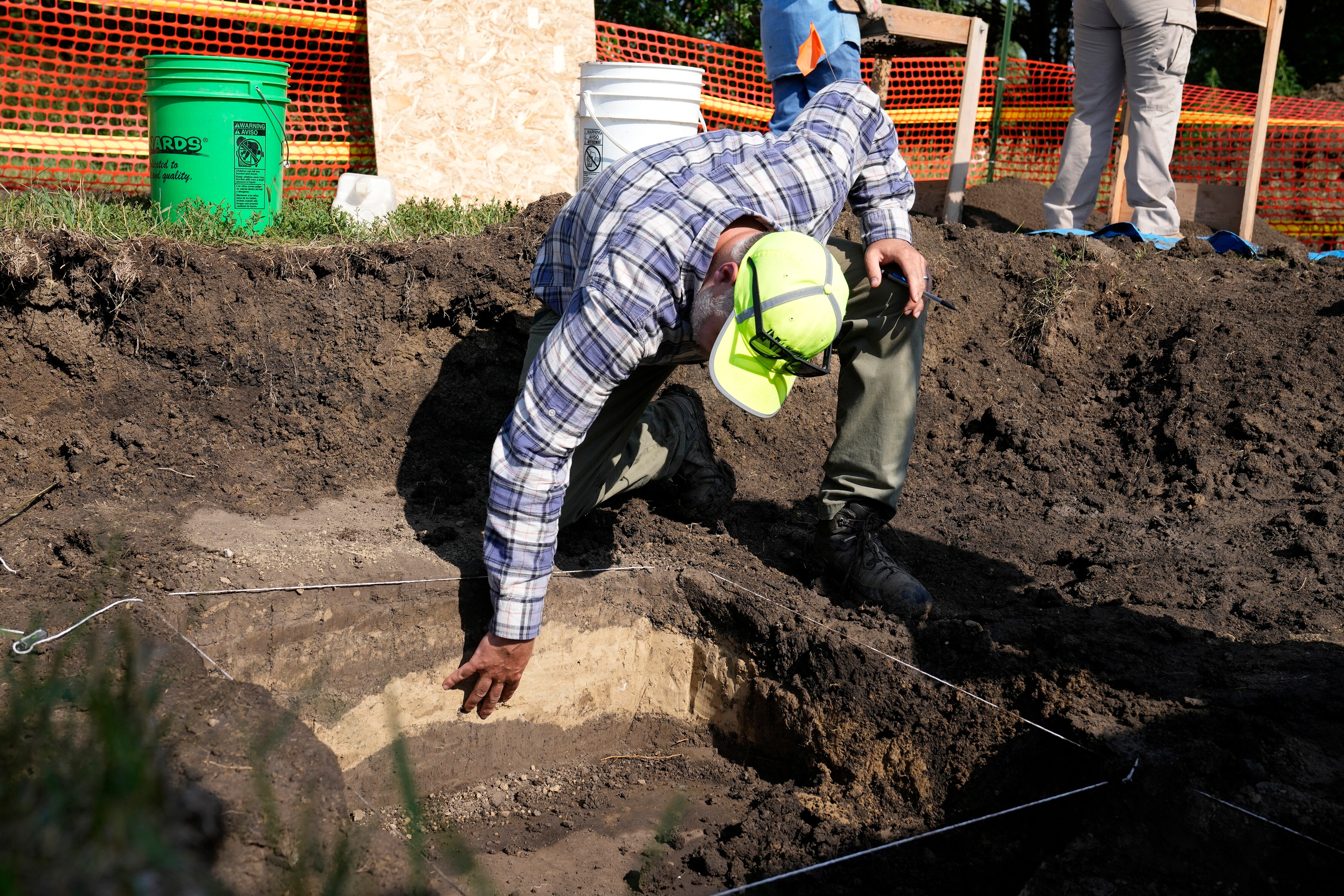 Archaeologists search soil outside former Nebraska boarding school for ...