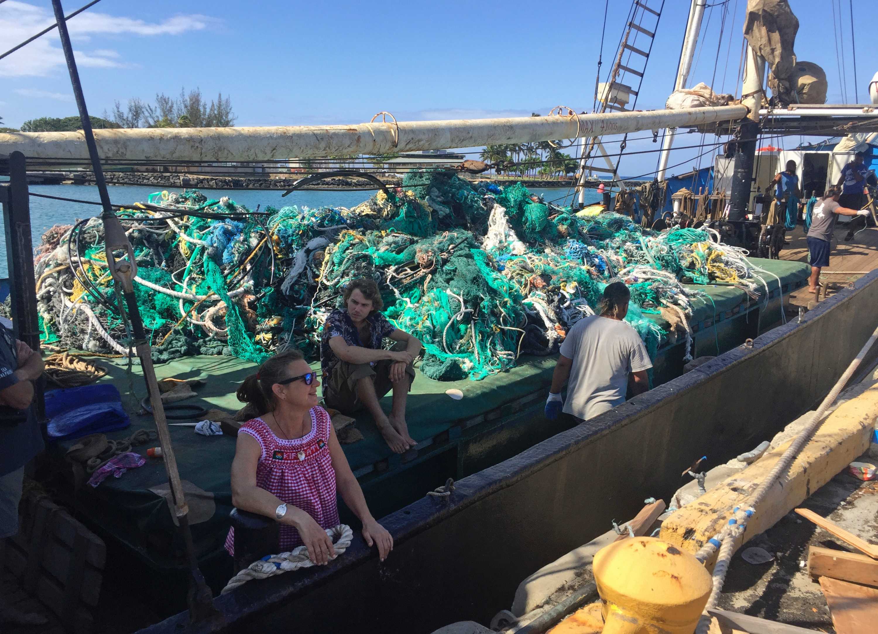Environmentalists remove 40 tonnes of abandoned fishing nets from Great ...