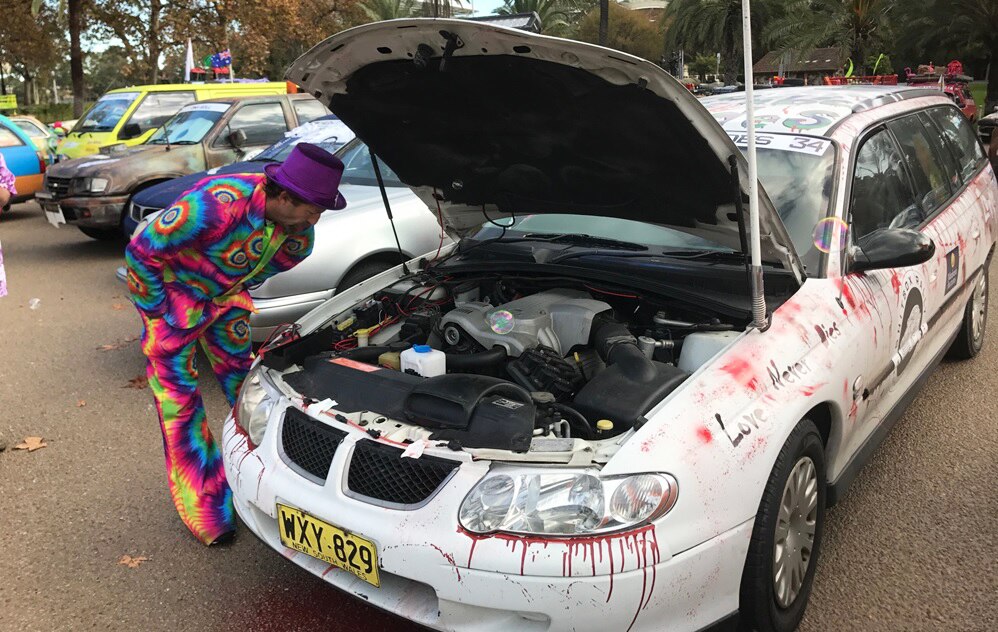 Shitbox Rally: Hundreds of cars set off from Adelaide bound for NT and ...