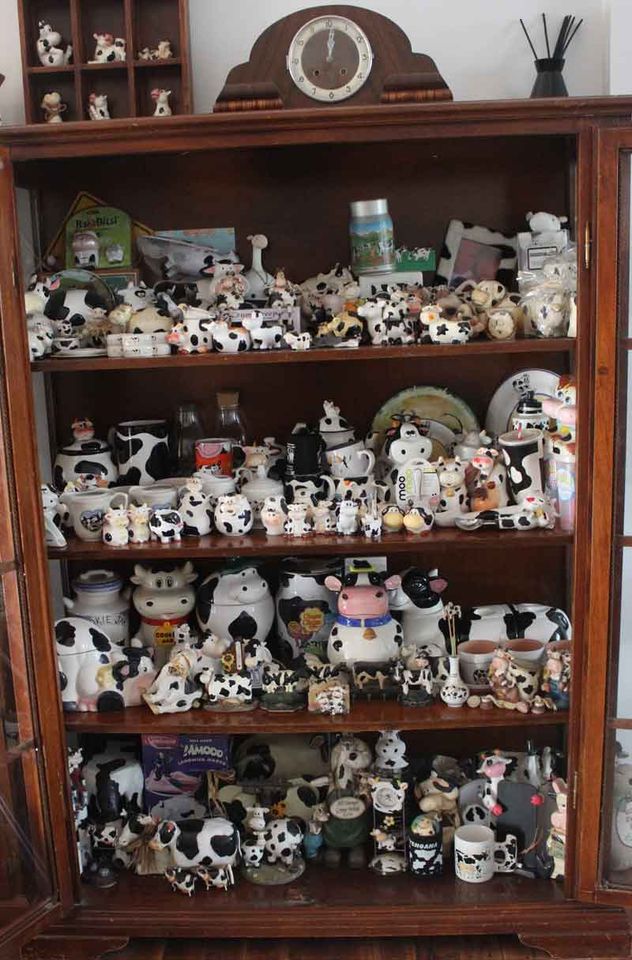 Cootamundra couple's collection of 500 ornamental cows sold to Riverina ...