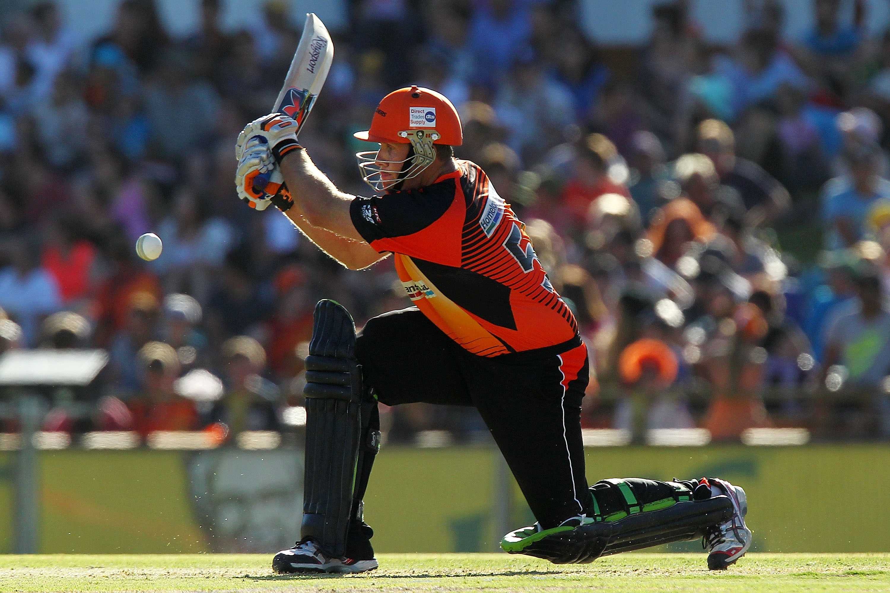 Big Bash: Perth Scorchers' Craig Simmons smashes 100 from 39 balls ...