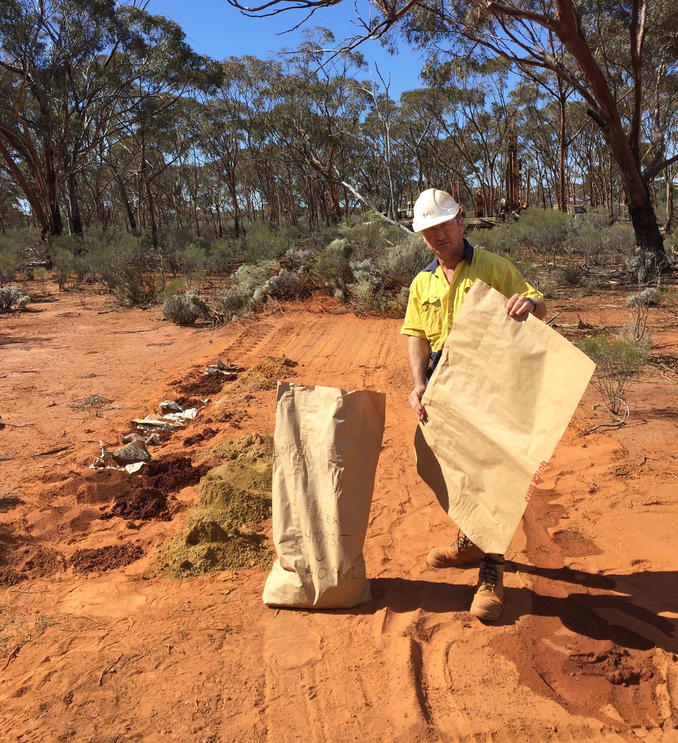 Mining company Lefroy Exploration trials hessian and paper bags for ...