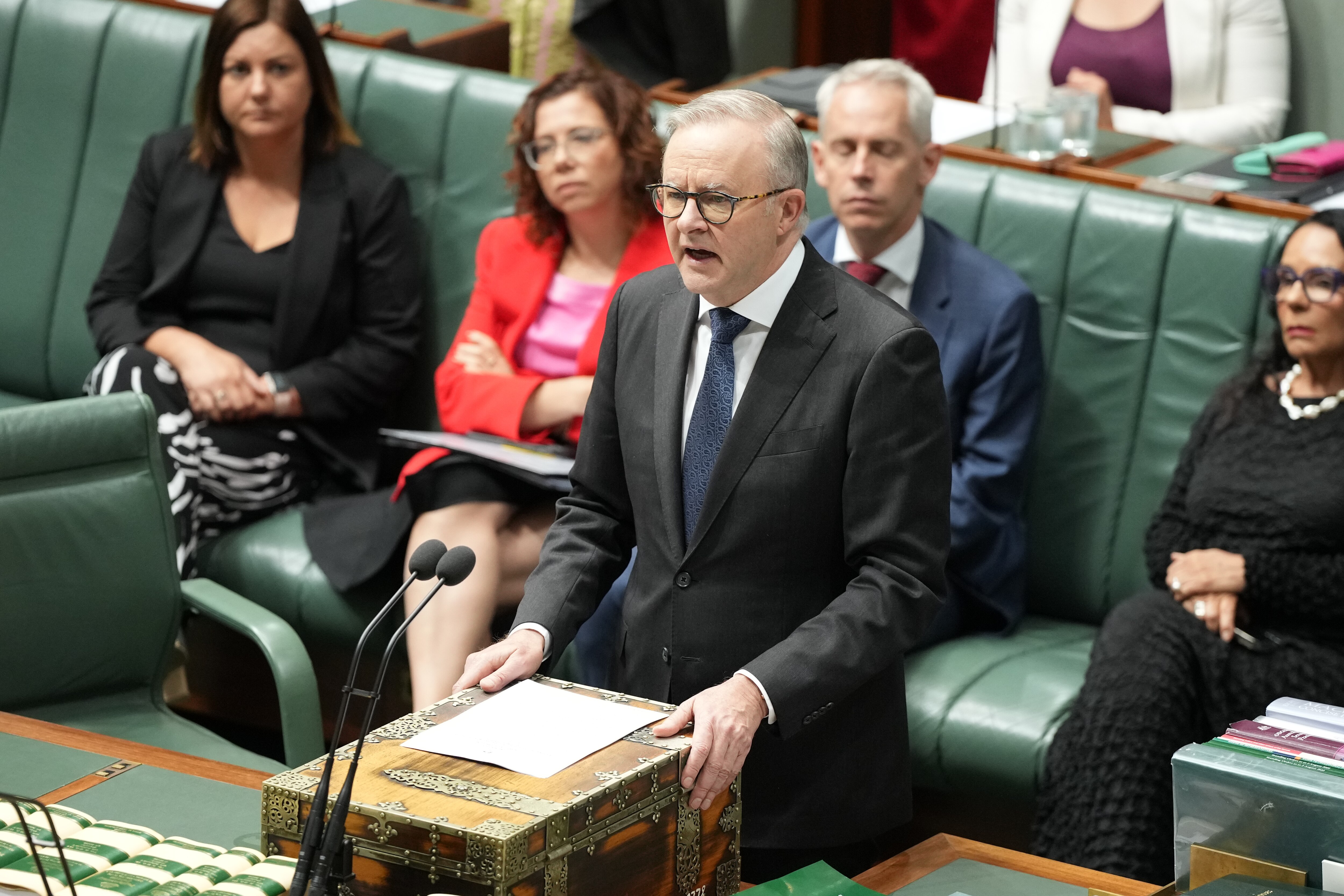 Emotional scenes as Anthony Albanese offers a national apology to ...