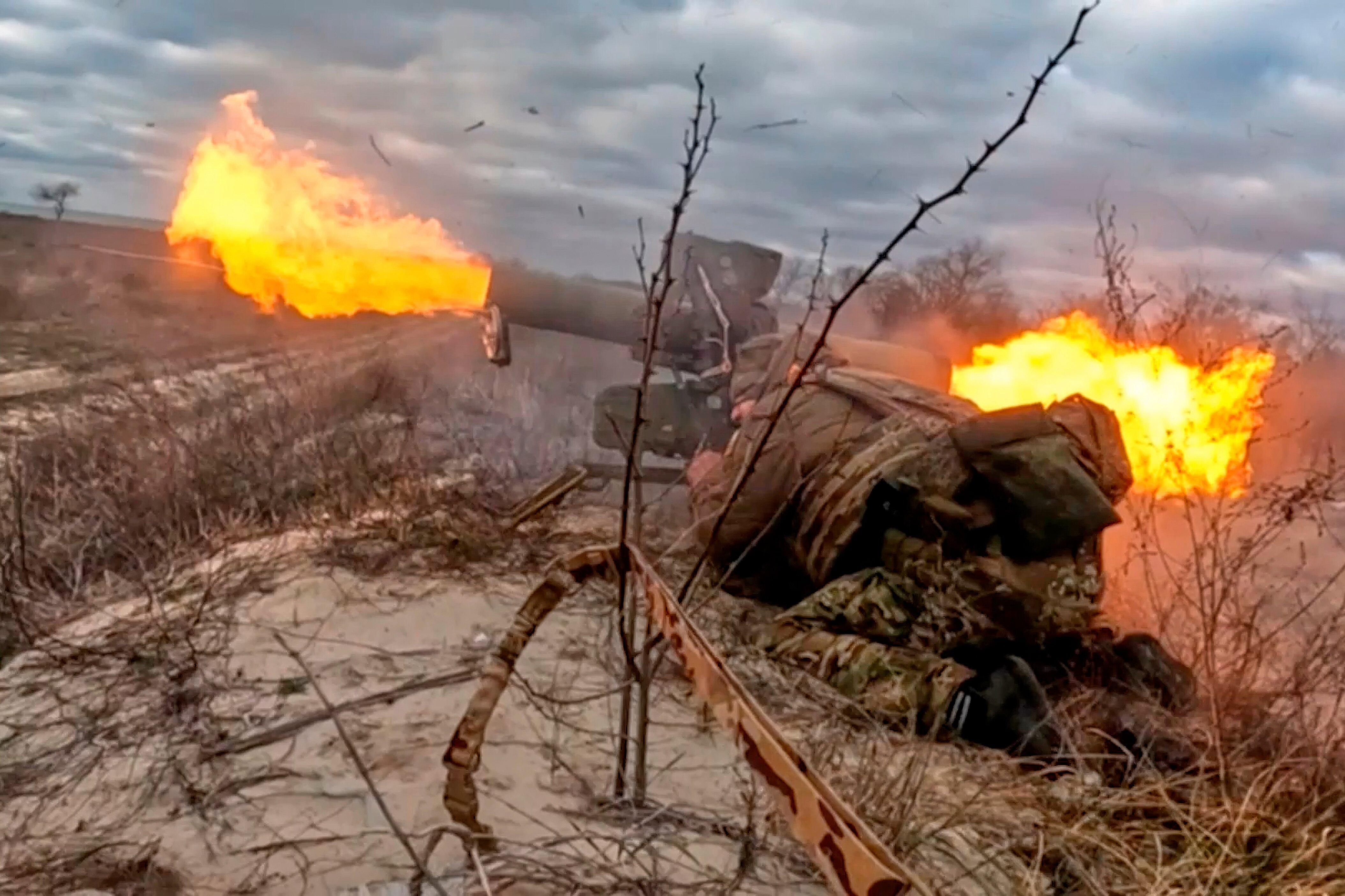 Russian drone and missile barrage in eastern Ukraine kills four – Robert