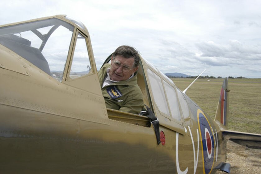 Pilot's death shocks Hunter community - ABC News