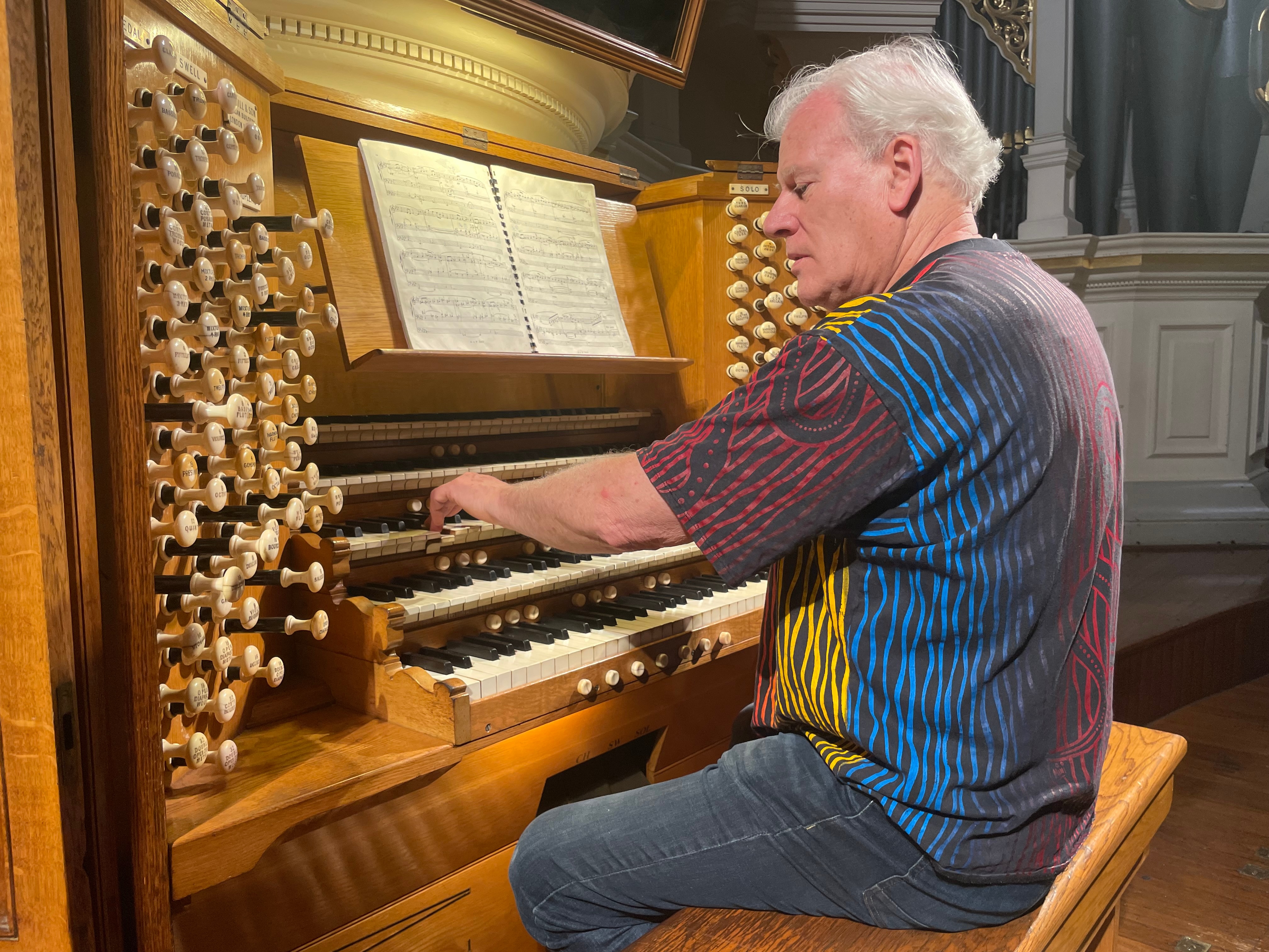 Sydney's Town Hall organist retires after 44 years as custodian of ...