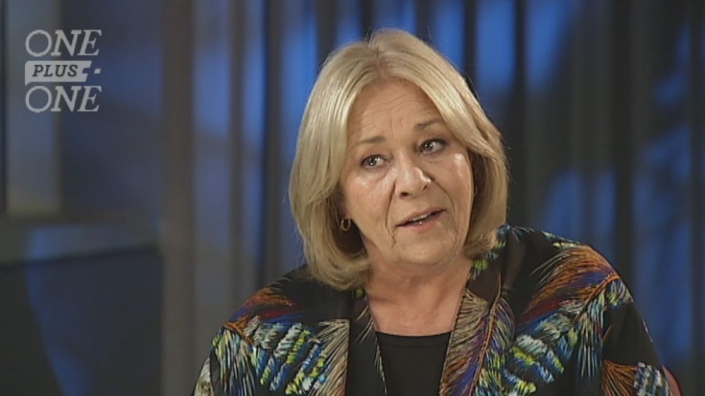 Singer Colleen Hewett speaks about her own domestic violence story ...