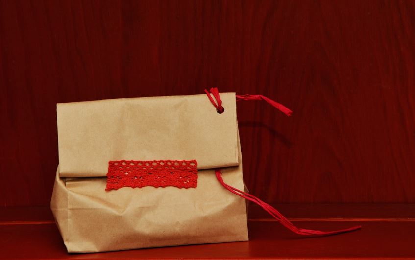 Ask Aunty: The mystery of the missing parcel - ABC listen