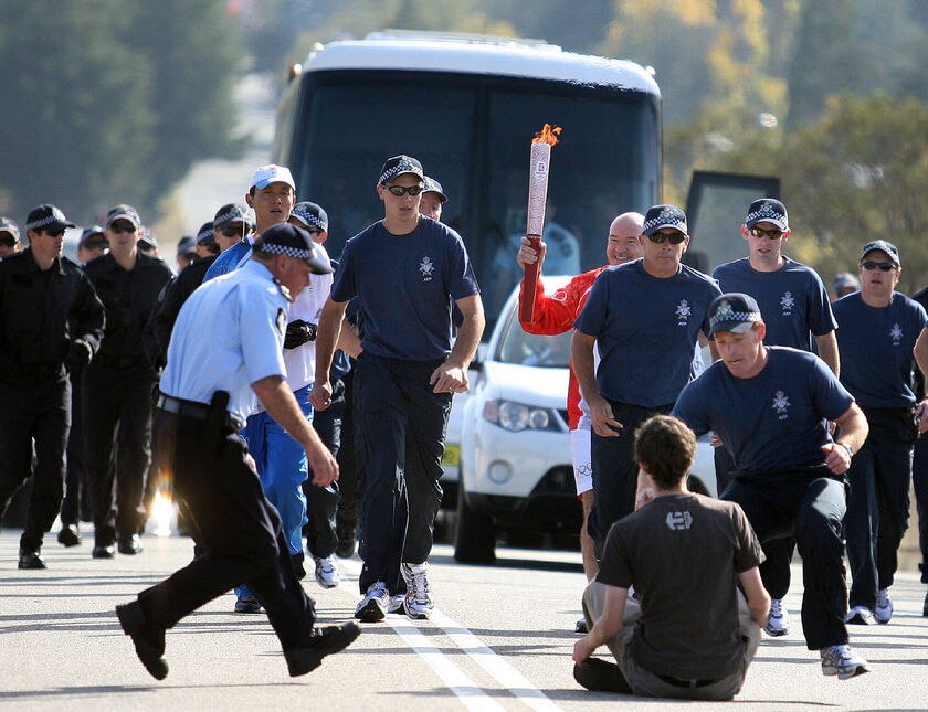 Police hail 'successful' torch relay - ABC News
