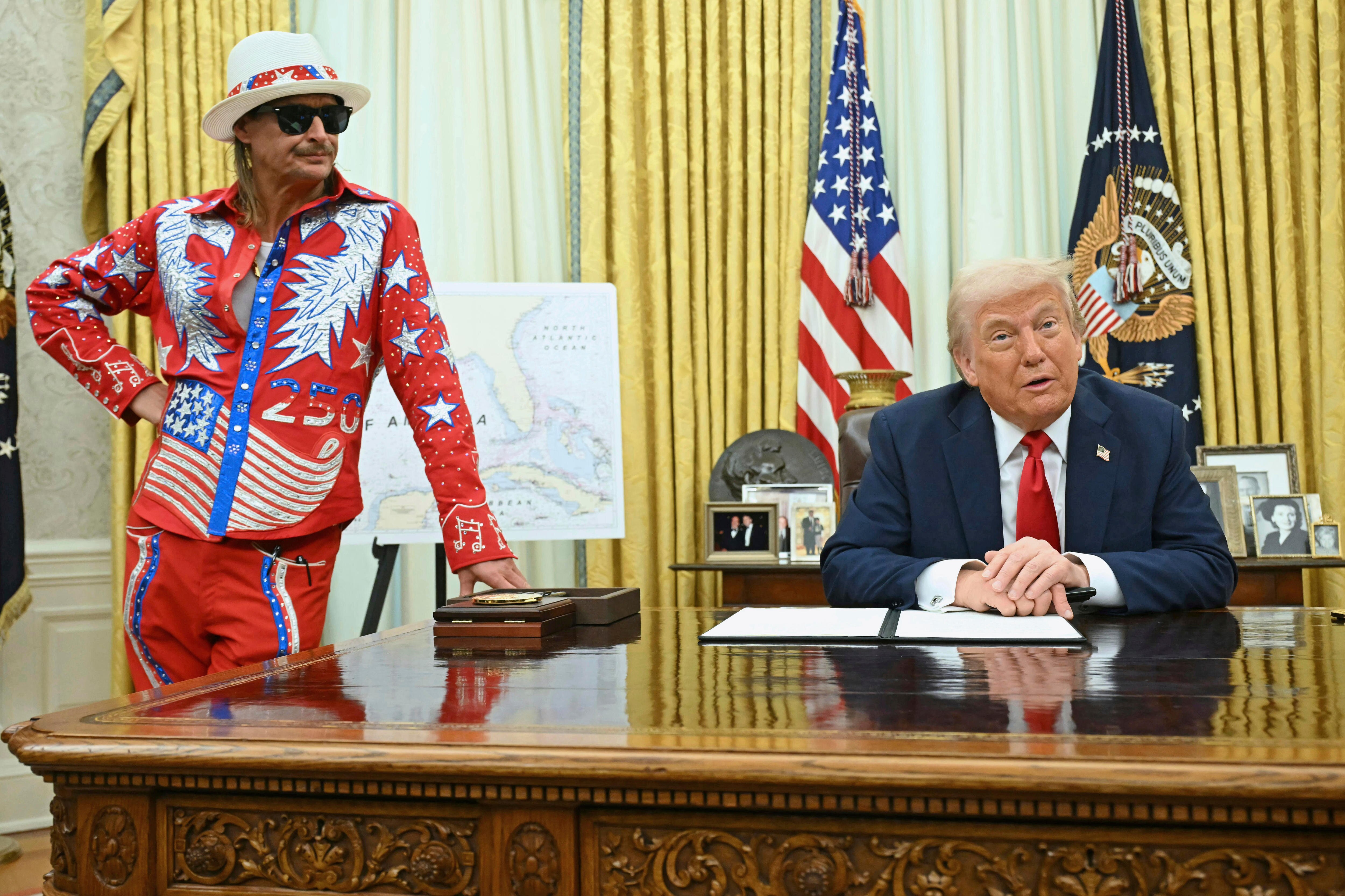 Kid Rock joins Trump for the signing of an executive order targetting ...