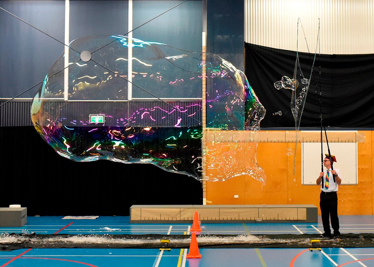 How do you measure the world's largest indoor soap bubble? - ABC News